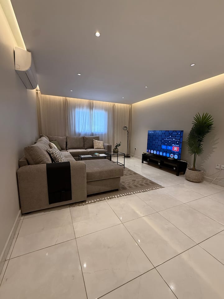 شقة بغرفتين نوم، بالقرب من المطار والاماكن الحيوية - Jeddah