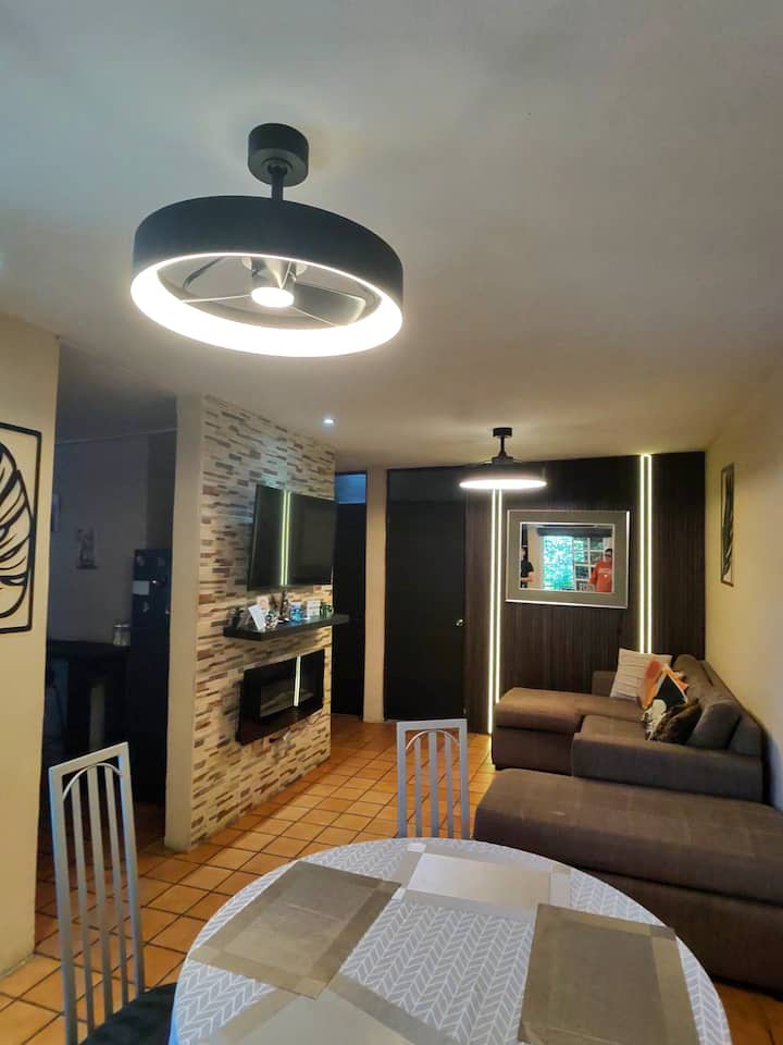 Linda Casa Remodelada | Ubicación Estratégica - Monterrey