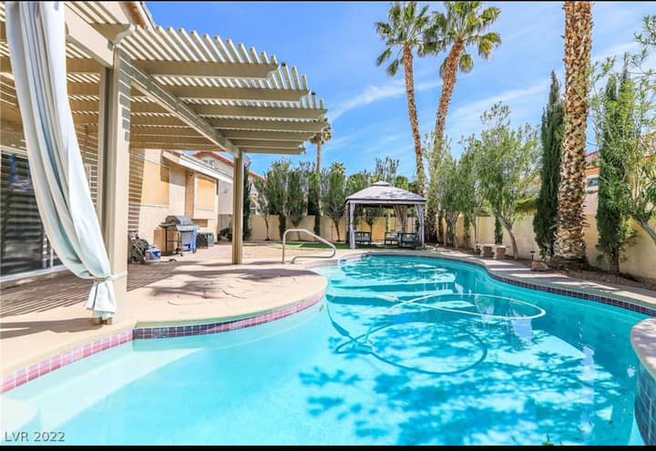 Cheerful 4-bd Residential With Office Space & Pool - Las Vegas, NV