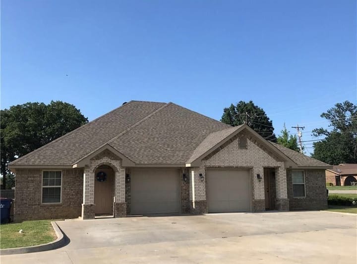 Cozy Comfort & Convenience. - Fort Smith, AR