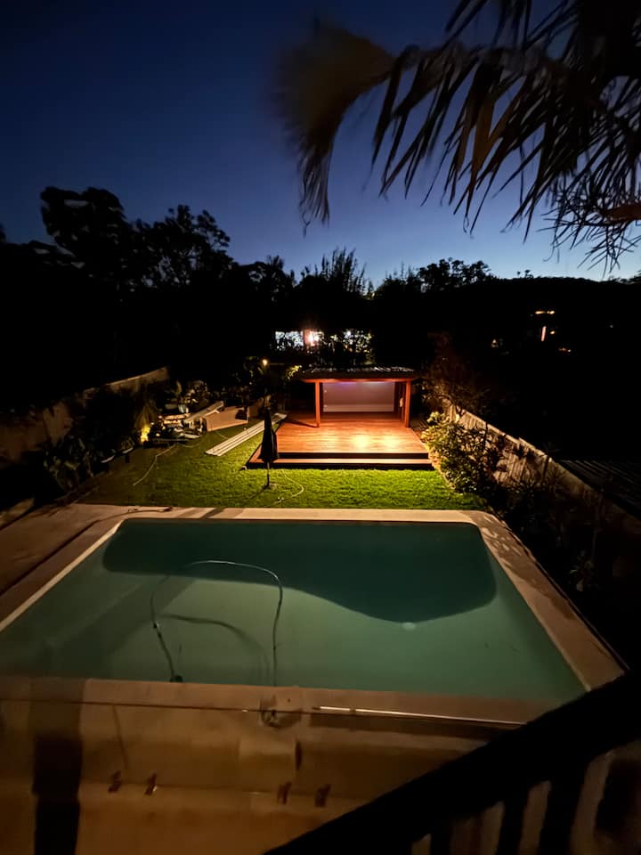 Pool And Light-filled Upper Floor 3 Bedroom Duplex - Manly