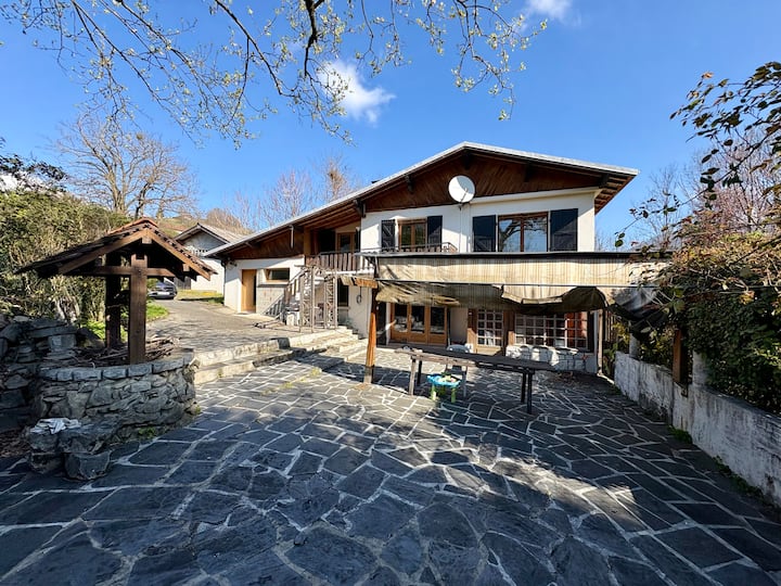 L'orée Du Lac - Terrasse Jardin Vue Sur Montagne - ibis budget Chambéry Sud Challes Les Eaux