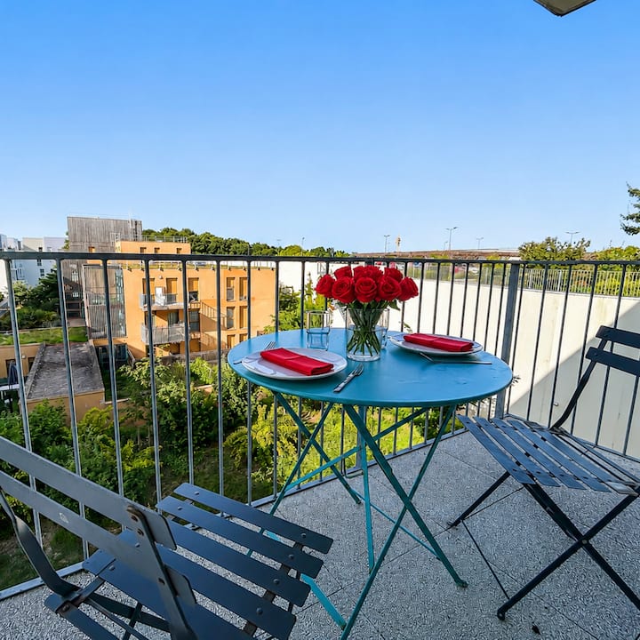 Studio, Balcon, Parking, Commerces & Transports - Carquefou