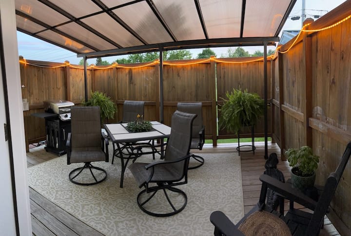 Townhouse 2br Spacious Quiet & Colorful! - Bangor, ME