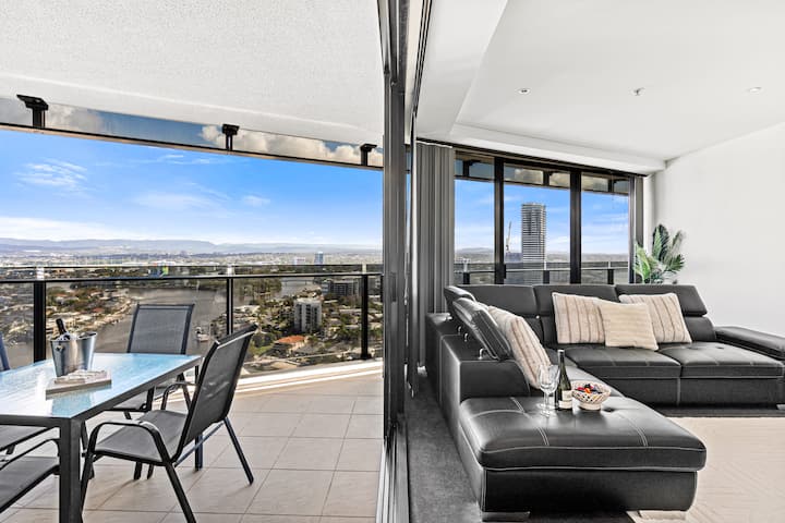 Circle On Cavill 2 Bedroom Hinterland View Unit - Gold Coast