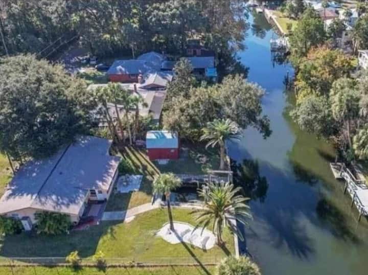 Oasis On The River With Gulf Access - Crystal River, FL