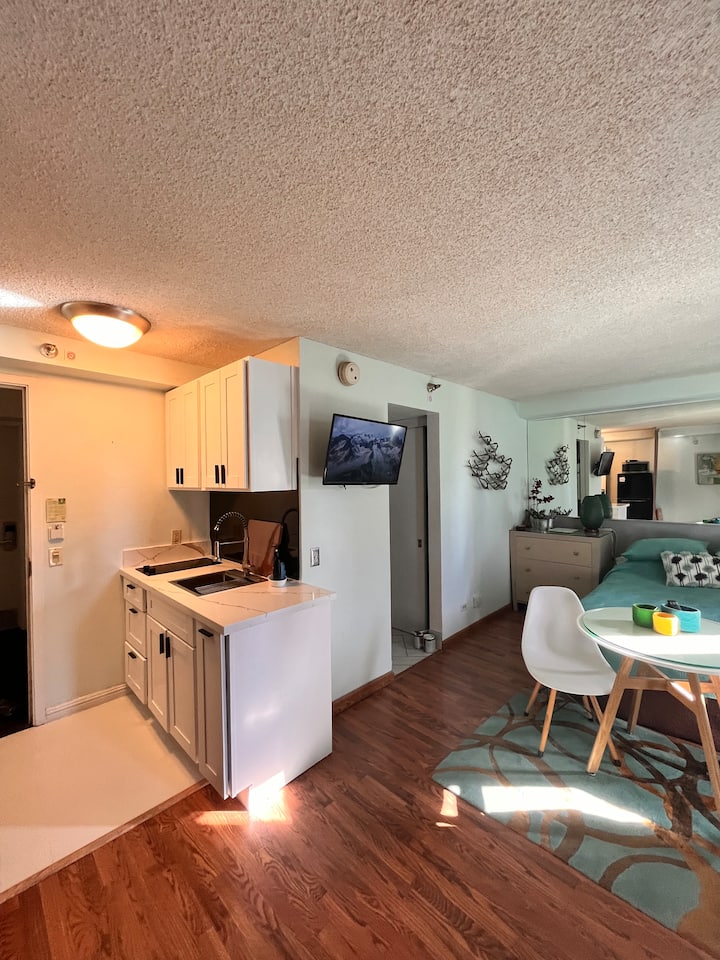 Awesome Studio,great Location/  Ta-064-830-8736-01 - Honolulu