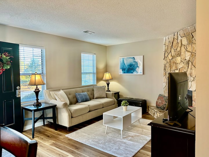 Prime Evans Area Weekly/monthly Close To Hospital - Adams Lake, Evans