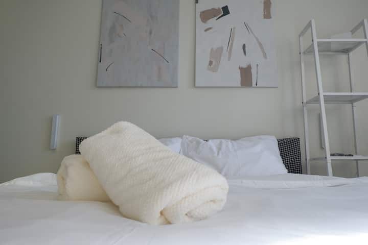 Stylish Studio Unit Near Libis Qc - Marikina