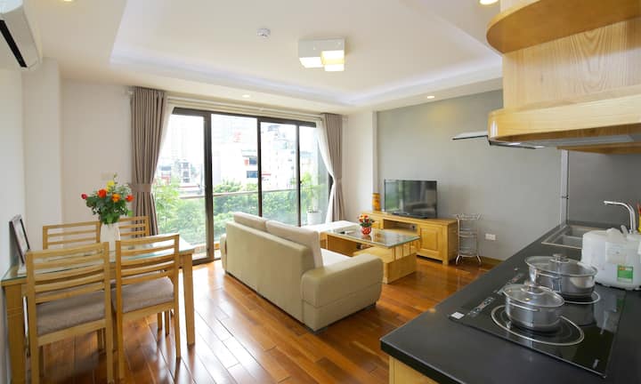 Apartment In Truc Bach, Near Thanh Nien, Ly Nam De - China