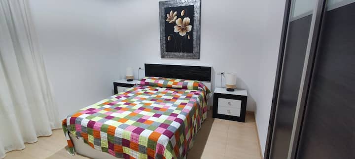 Apartamento En El Centro Con Garage Y Piscina - Roquetas de Mar