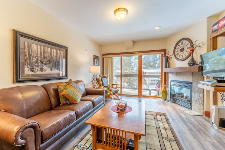 Private Balcony With Mountain Views; Close To - Colorado