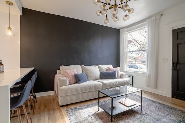 Eclectic Townhouse Close To Downtown - Denver