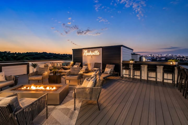Rooftop Skyline Views Dt Nash Sleeps 12 - Nashville, TN