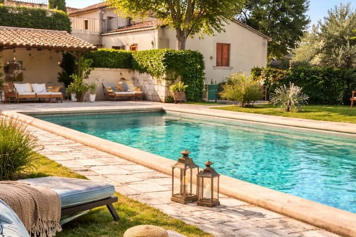 Golf D’aix En Pce, Mas 18e Climatisé Avec Piscine - Éguilles