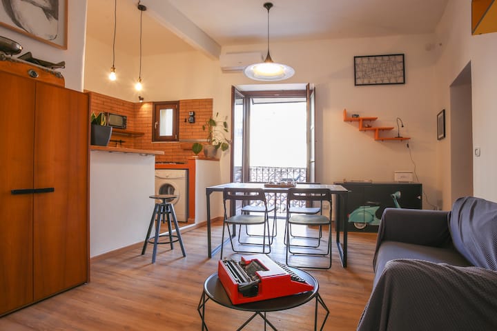 Wonderful For Young In The Historic City Center. - Palermo