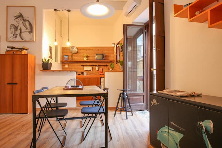 Wonderful For Young In The Historic City Center. - Palermo