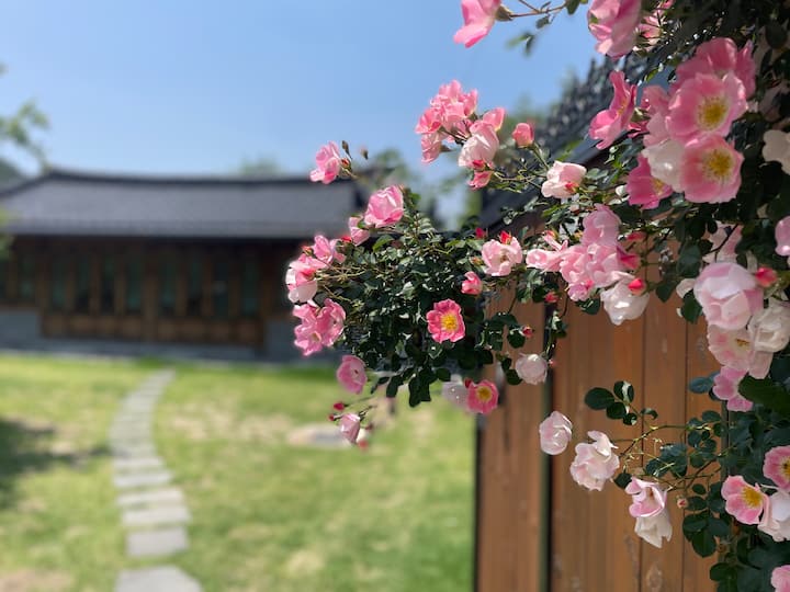 한옥스테이 ‘단아루’
-독채, 애견동반 - Suncheon-si