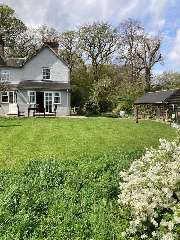 Cheerful 3 Bed Farm Cottage In The Surrey Hills - Dorking