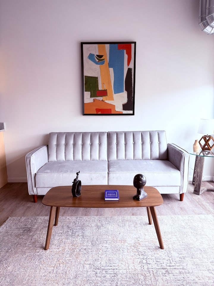 Stylish Stay 6 Min From Downtown - Detroit, MI