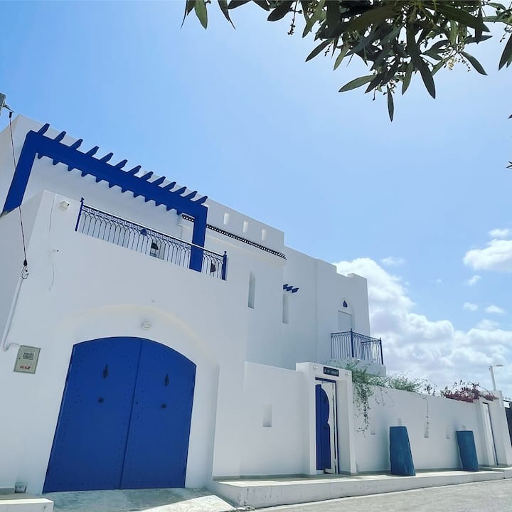 Superbe Appartement à Chott Mariam Terrasse Vu Mer - Tunisie