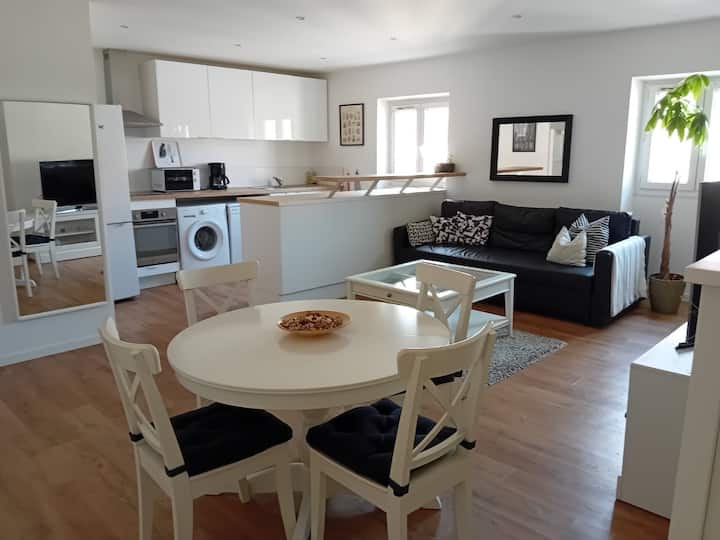 T3 Lumineux Refait à Neuf Au Cœur Du Vieux Port - Marseille