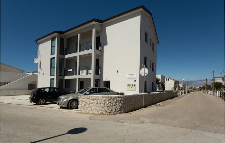 2 Bedroom Amazing Apartment In Vir - Vir