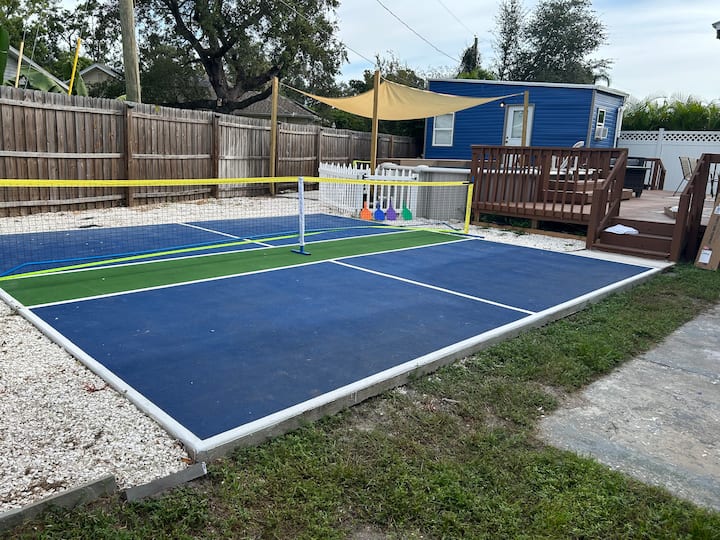 Modern South Tampa+fenced+ Pool+pickleball Court - Tampa