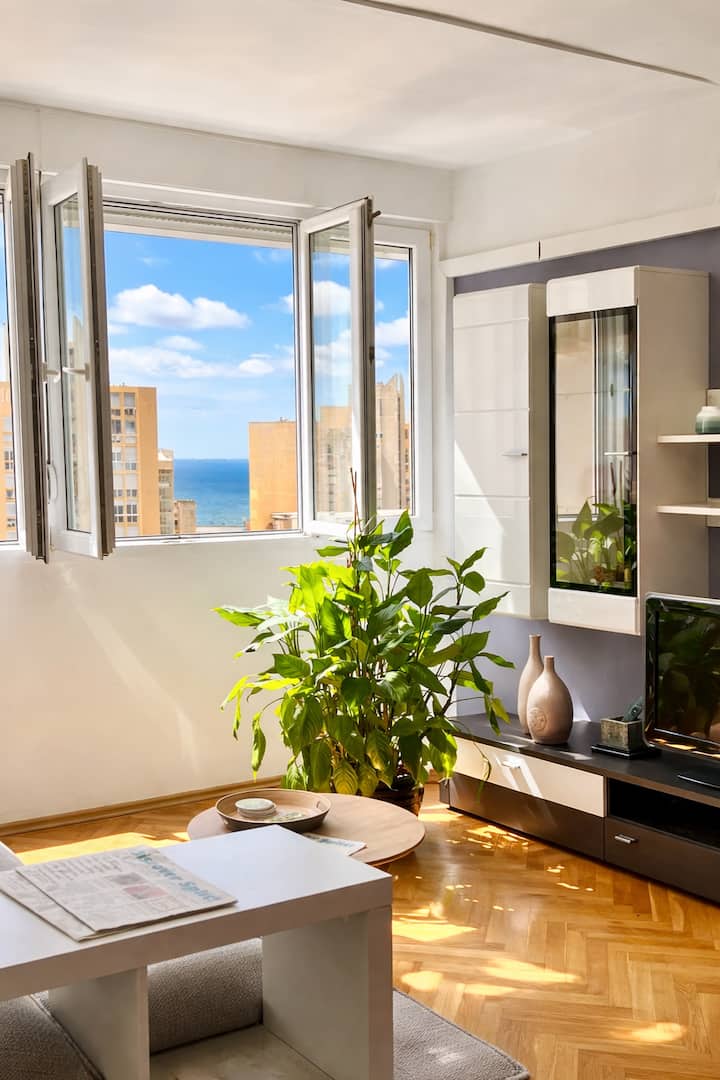 Modern 2br W/ Balcony & Free Parking – Near Beach - Split