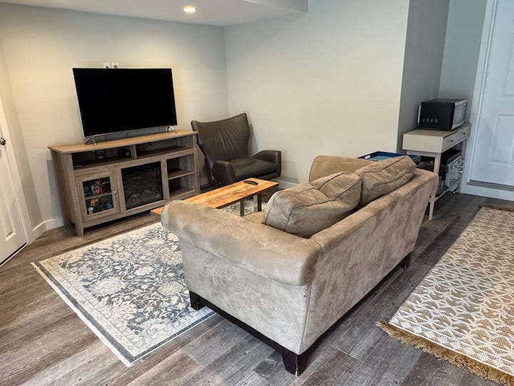 Lovely 2 Bedroom Apartment - Sag Harbor, NY