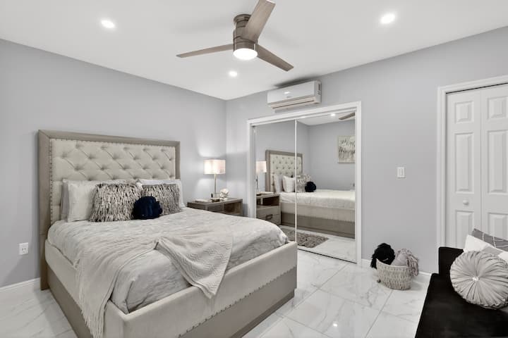 Chic Blue Haven - Sarasota