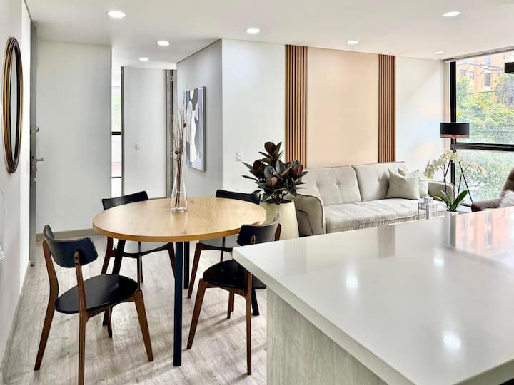 Amplio Apto En Chico Para Estrenar - Bogota