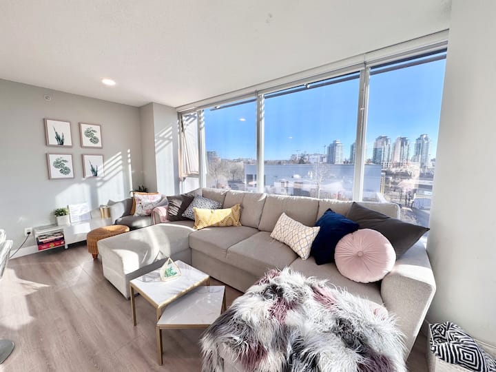 Bright And Central 3 Bed/ 2 Bath Paradise 🌺🌴 - Vancouver