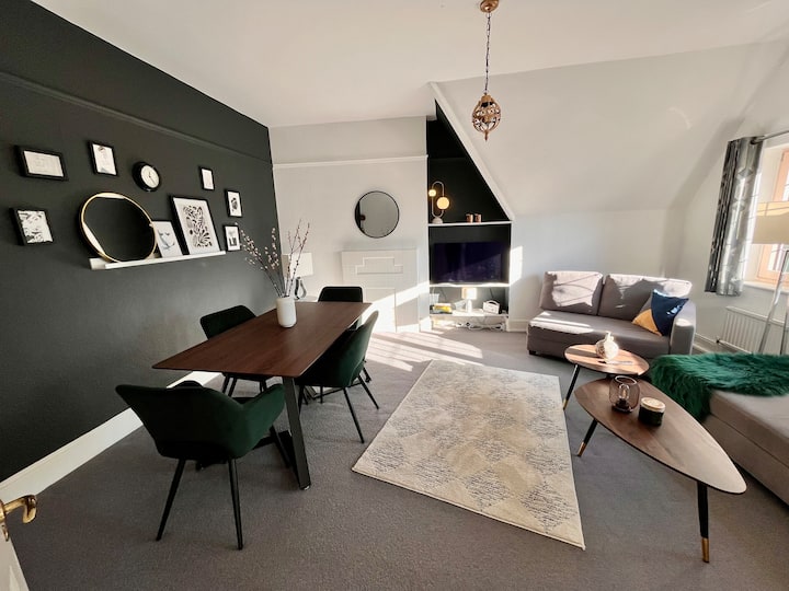 Newly Renovated 2 Bedroom Flat, 3 Min From Tube - 倫敦