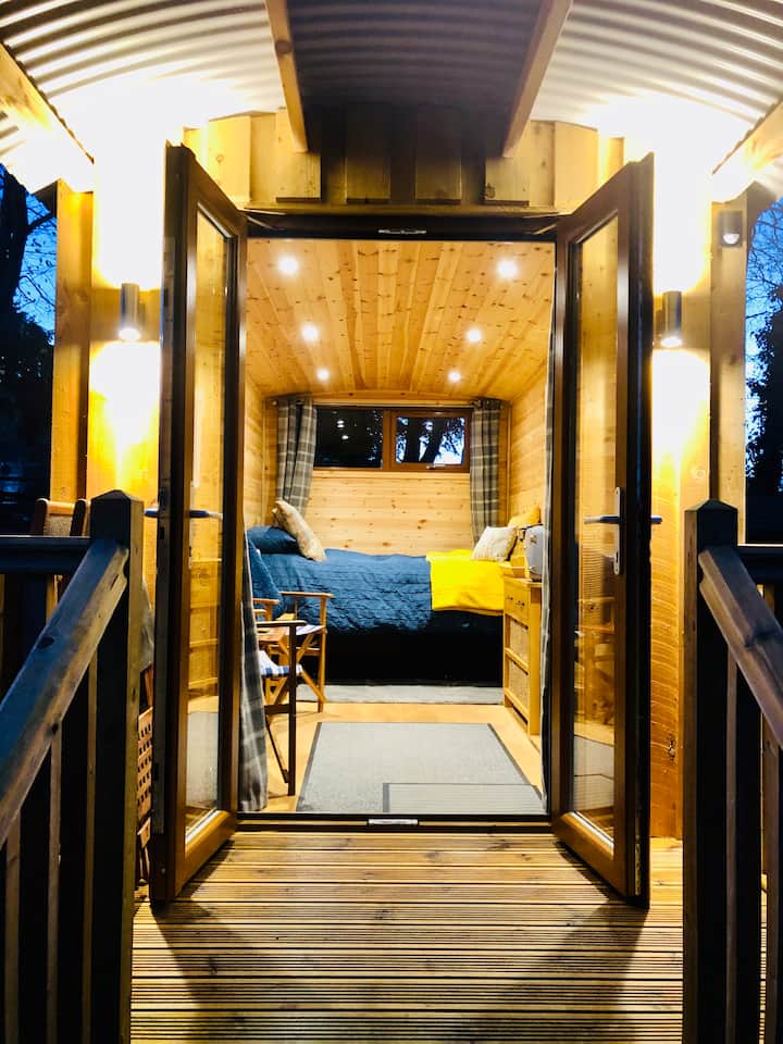 Shepherd Hut Nr Welshpool Cariad - Welshpool