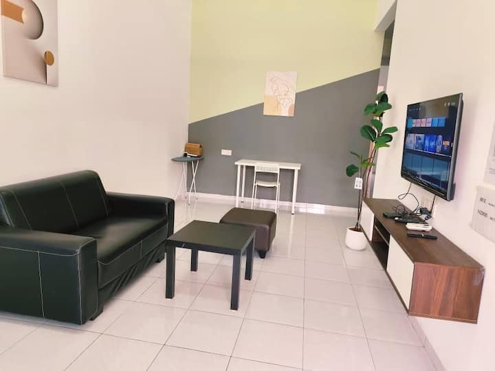 Kulai Indahpura 4br@7pax Wi-fi Near Jpo - Kulai