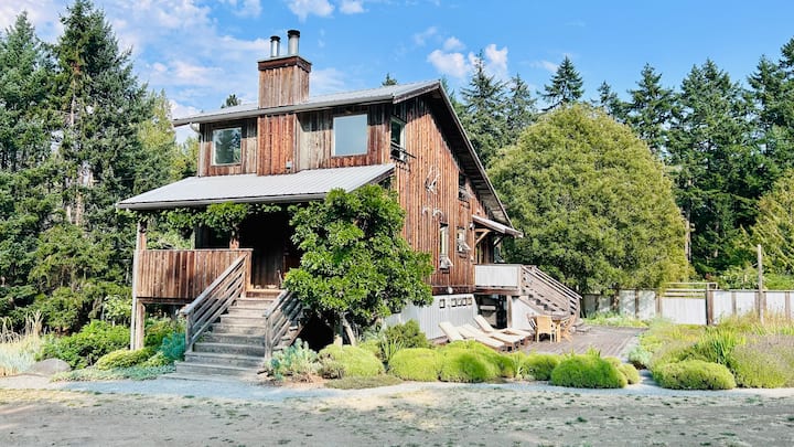 Big Sky House - Galiano Island