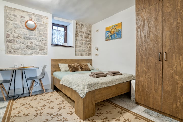 Studio Compact Dans Une Maison Ancienne + Patio Dans La Vieille Ville - Monténégro