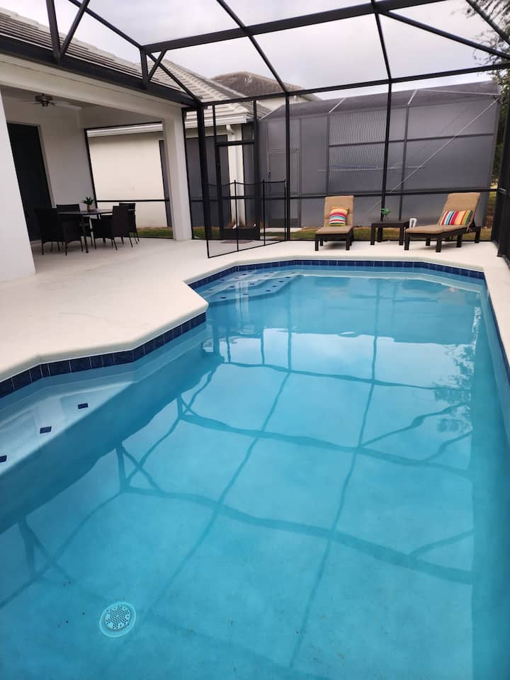 Sunny And Relaxing - 4br 3bth Cheerful Home W/pool - Kissimmee, FL
