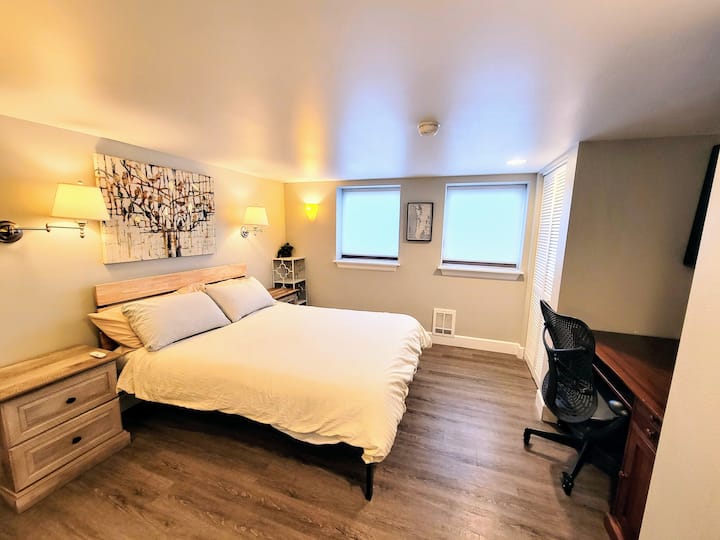 Stunning Suite Near Beach, Views, Parks, Rail+bus - Seattle, WA