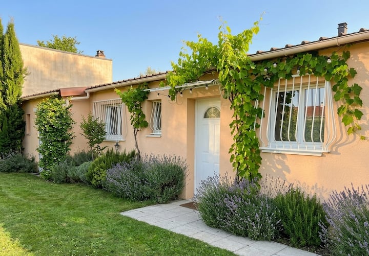 Paris&disney. Parking. Accès Autonome. 5 Personnes - Chelles