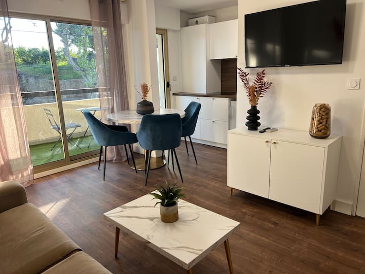 Studio Proche De Port Frejus Et Des Plages - Fréjus