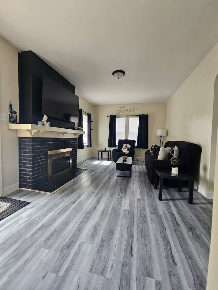 Relaxing Danville Stay | Great Location - Danville, IL