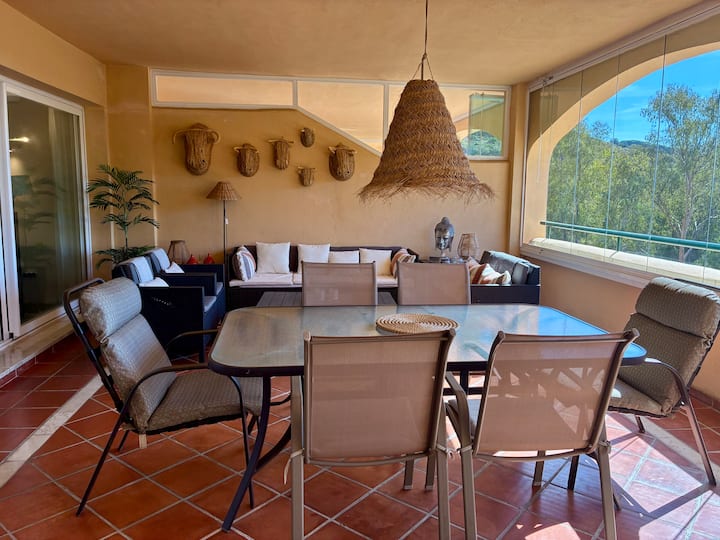 Tranquilo Apartamento En Urbanización Con Piscinas - Marbella