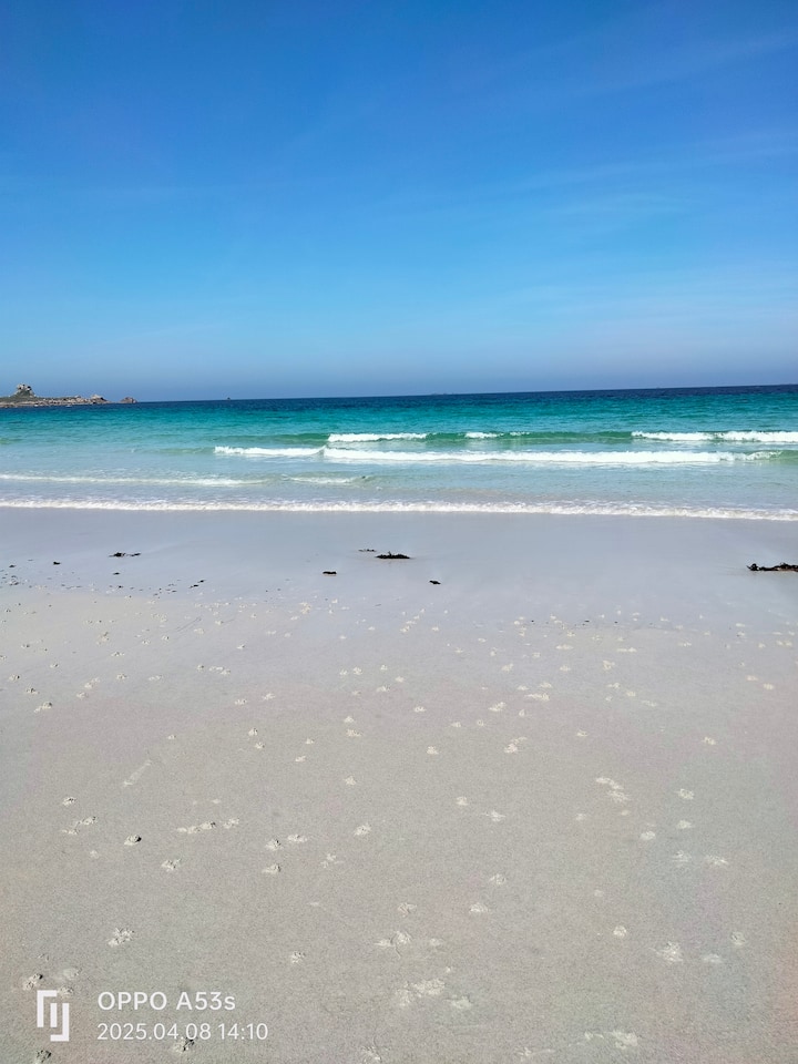 Maison De Vacances à 300m De La Grève Blanche - Plage de Kerlouan (Boutrouilles)