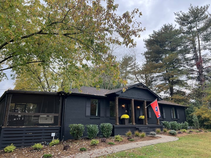 Stylish Private Home 1 Mile From Downtown Franklin - Franklin, TN