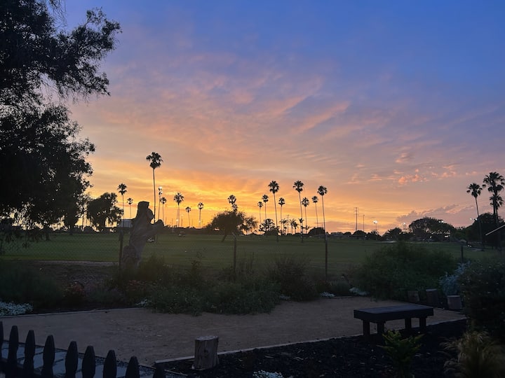 Private & Modern Guesthouse Near Golf Course & Lax - El Segundo, CA