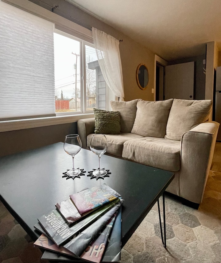 City Serenity: Cozy Retreat In Brooke's Nooks - University Lake, Anchorage
