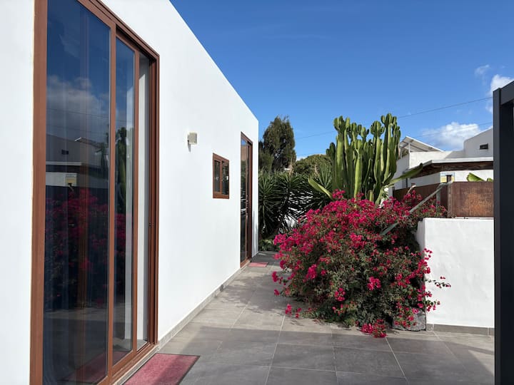 Eleganter Neubau In Altem Dorf - Lanzarote
