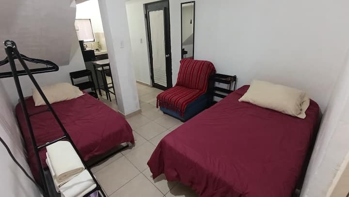 Private Room W/ Independent Entrance · 10 Min Tec - Monterrey